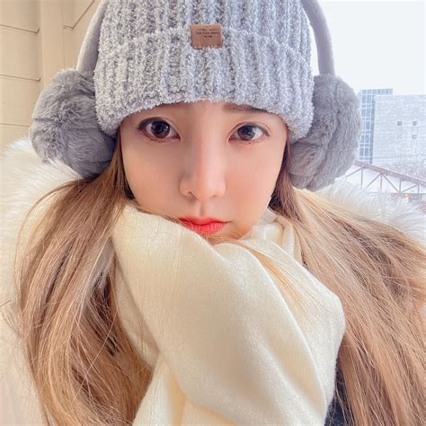 哇哇哇，一个包改成3个包到底是什么感觉呢😍 家里是不是很多废弃的包包呢？ 把废包变新包简直就是太爽了吧 ️ 我们家的手工好不好，我不说了🤣