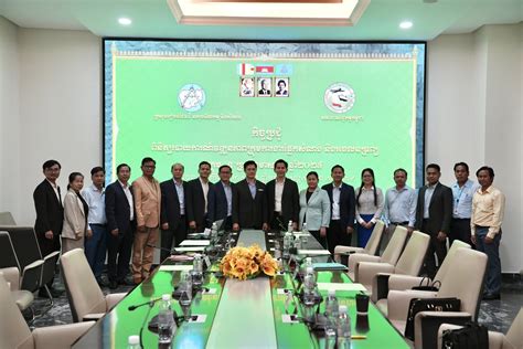 ឧកញ៉ា តាន់ មុនីវណ្ណ ដឹកនាំក្រុមការងារចូលរួមកិច្ចប្រជុំផ្នែក «សំណង់ និងអចលនទ្រព្យ