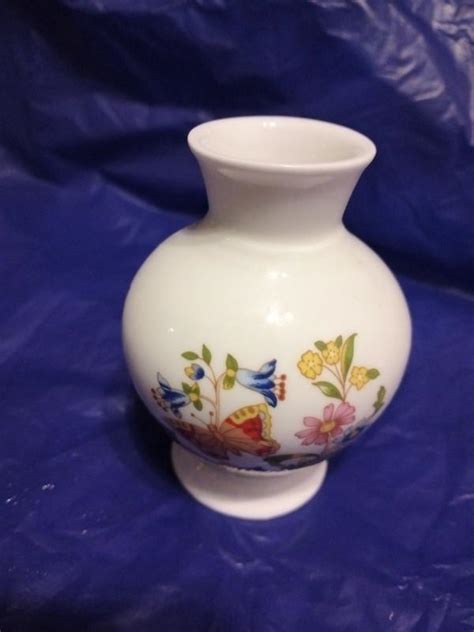 Фарфорова колекційна вазочка Aynsley — ціна 500 грн у каталозі Вази Купити товари для дому та