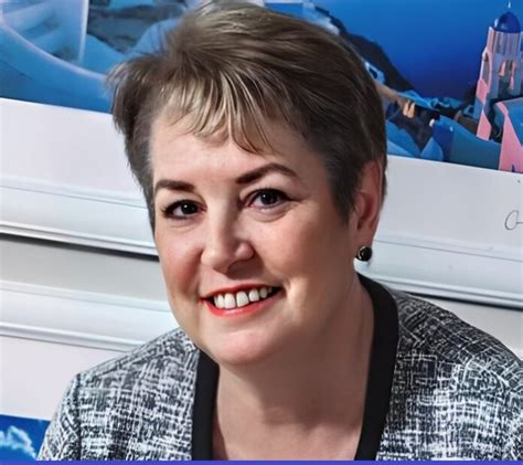 Kimberlie Burns DejÓ La Presidencia De Visit Usa T News