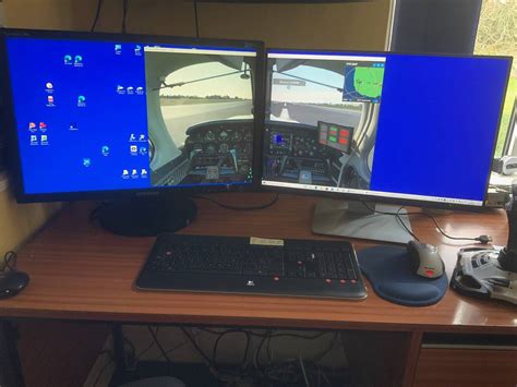 Triple Monitors One Accasionally Goes Dark Hardware And Peripherals Microsoft Flight