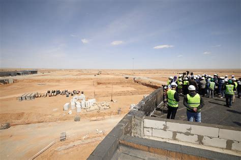 Газрын тос боловсруулах үйлдвэрийн дамжуулах хоолой барих ажил явагдаж байна