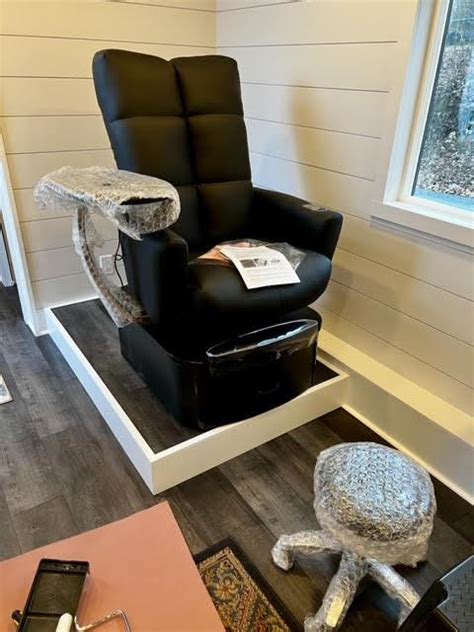 24ft Tiny Salon On Wheels By Picknells Tiny Homes On Wheels