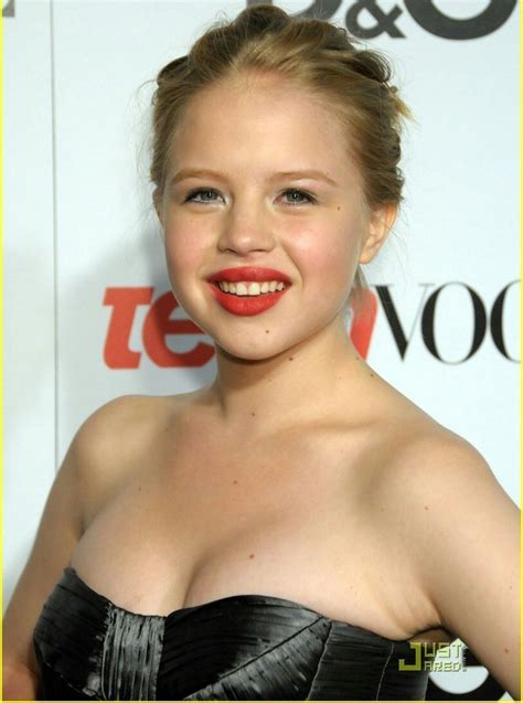 The Adorable Sofia Vassilieva With Gorgoeus Red Lips From The Show