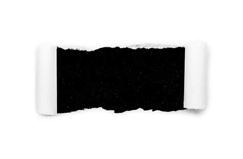 찢어진 가장자리가 있는 종이구멍은 우주의 다채로운 우주 별들과 함께 검은 색 배경으로 고립되어 있습니다 우주의 우주를 볼 수 있는 종이구멍 종이에 대한 스톡 사진 및 기타