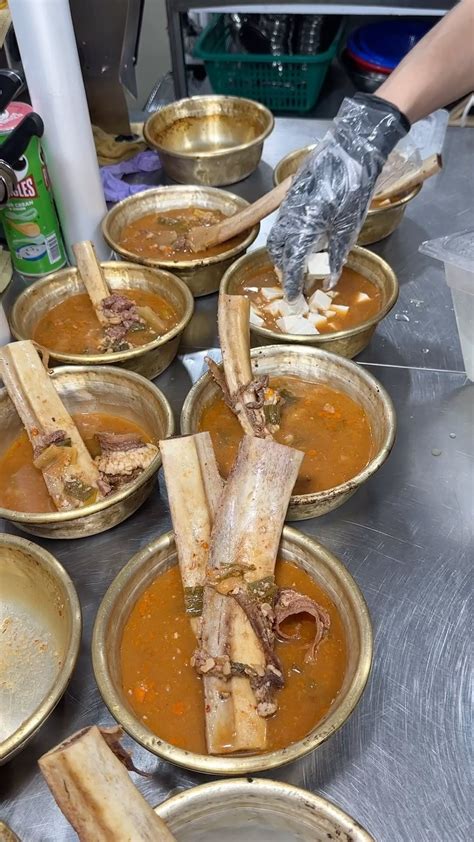김 정현 대구 들안길 장프로한우갈빗살 한우갈비뼈 된장찌게 처음입니다 협찬 갈비뼈를 푹고아 청국장과 된장으로 맛을내는데 양푼이 비쥬얼부터 남다르고 맛까지 칭찬하고