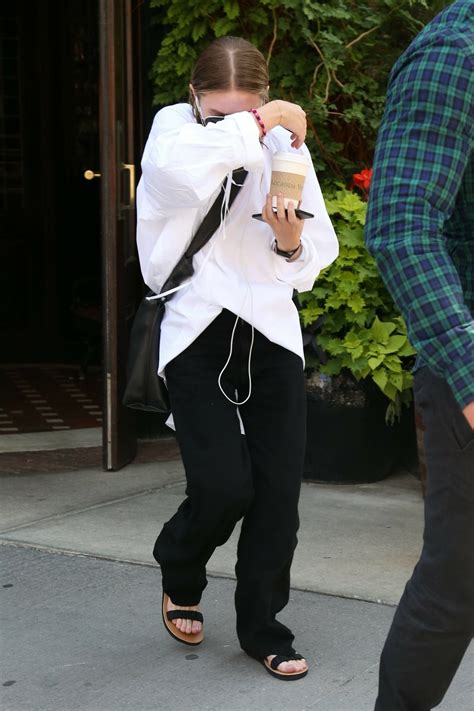 Ashley Olsen Feetforum