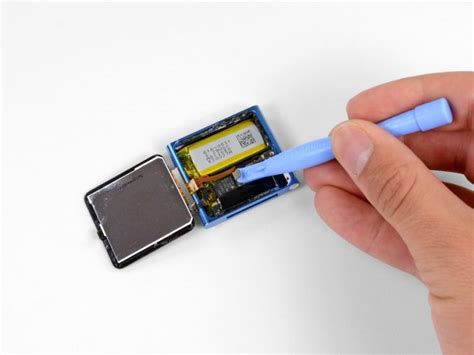 New IPod Nano Laid Bare For Our Enjoyment