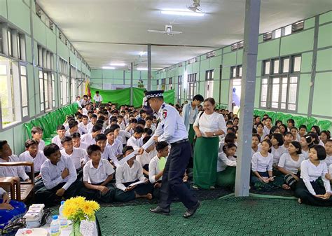 ကျောက်ဖြူမြို့ အခြေခံပညာကျောင်းများမှ ကျောင်းသား၊ ကျောင်းသူများ ယာဉ်အန္တရာယ် ကင်းရှင်းစေရေး ယာဉ