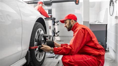 How To Spot Bad Wheel Alignment Symptoms Early