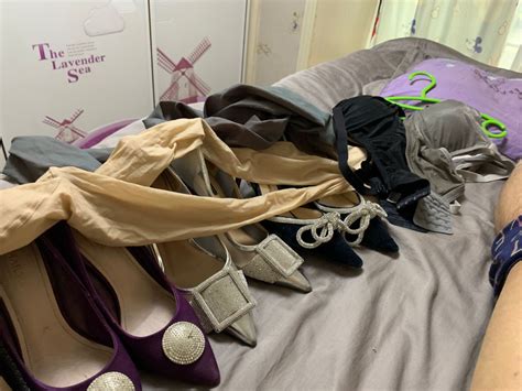 我爱我的少妇表姐 on Twitter 还有什么比表姐的高跟胸罩丝袜摆在一起等着我来操更幸福的事情呢