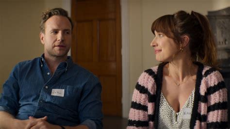 Photo De Esther Smith Trying Photo Rafe Spall Esther Smith Photo 26 Sur 35 Allociné