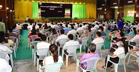 ကချင်ပြည်နယ်ဝန်ကြီးချုပ် မြစ်ကြီးနားမြို့ မြို့တော်ခန်းမ၌ ပထမဆုံးအကြိမ