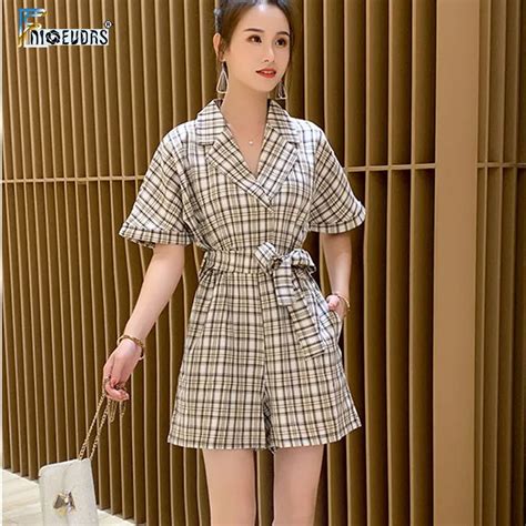 여자 Jumpsuit 격자 무늬 여성 Rompers 활 벨트 V 목 짧은 와이드 다리 짧은 소매 여름 패션 여자 점프 슈트 격자롬퍼 Aliexpress