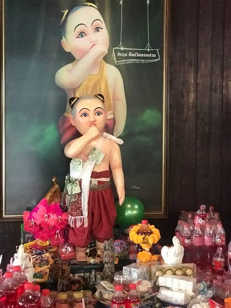 แห่กระซิบขอเลขเด็ด ส่องตัวเลขเถ้าธูป ‘ไอ้ส้มฉุน Allsurenews