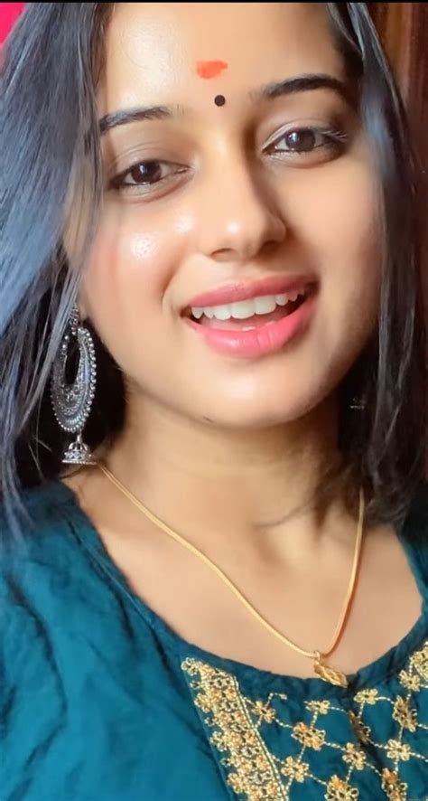 Pin By Murali Krishna On Kajal Agarwal Beautiful Girl Body Beautiful