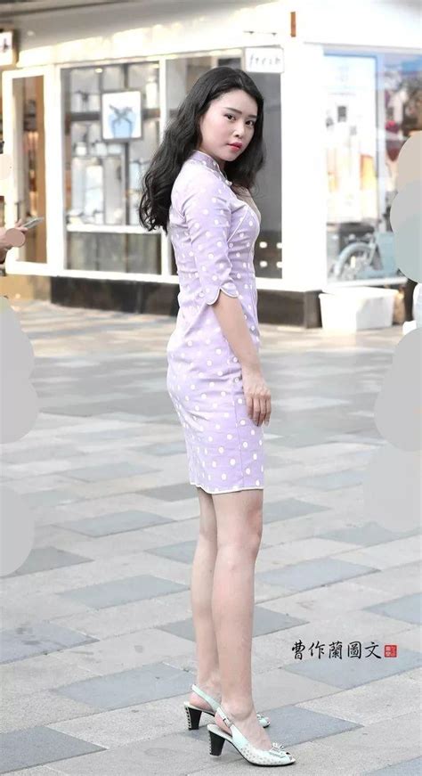 街拍：回眸一笑百媚生的美女 壹讀