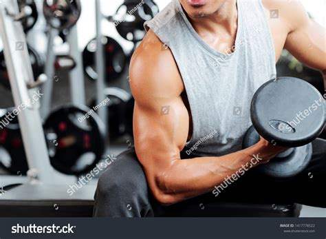 9 506 Curl bicep 库存照片图片和摄影作品 Shutterstock