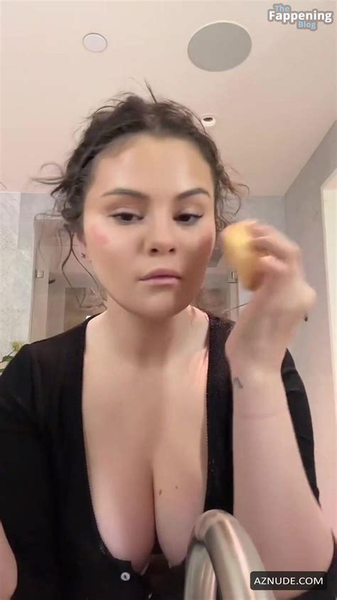 Selena Gomez Sexy Photos Showing Off Her Busty Tits AZNude