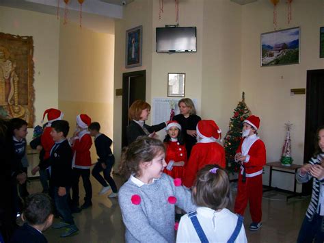 სკოლა “ლომისი 1” ში ნაძვის ხეების ტრადიციული გამოფენა მოეწყო