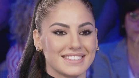 Giulia De Lellis In Dolce Attesa La Conferma Social Dolcissima