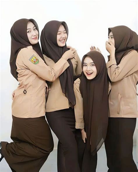 Pin Oleh Muhammad Syafrie Di Perempuan Di 2024 Gaya Hijab Gadis
