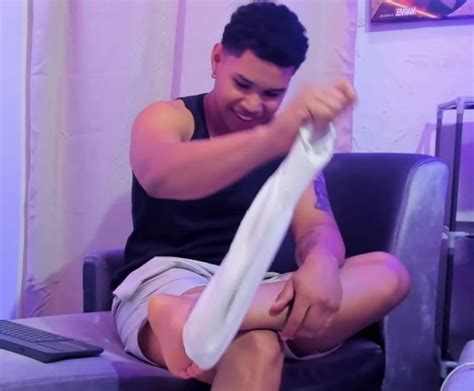 Random Barefoot Cam Guys Thisvid Com