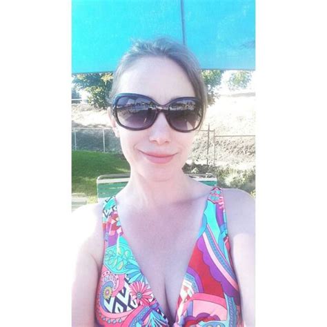 Hot Bikini Milf Paine2272