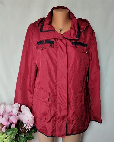 Куртка вітровка — ціна 150 грн у каталозі Вітровки Купити жіночі речі за доступною ціною на Шафі