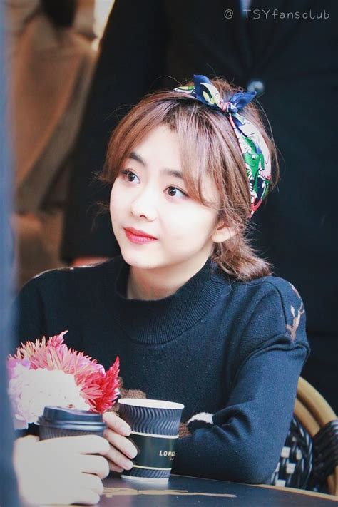 Pin På ถานซงอวิ้น Tan Songyun 谭松韵