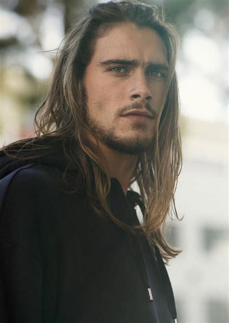 25 привлекательных парней с длинными волосами являющиеся мужской версией Рапунцель