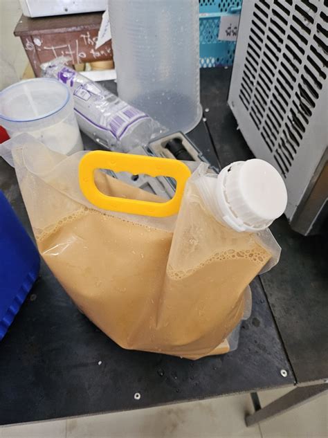 ชาไทย เครื่องปั่นเกล็ดหิมะ เครื่องทำสเลอปี้ ขายและให้เช่า