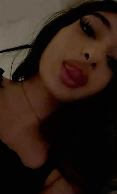 00s Selfies Cute Selfie Ideas Y2k Baddie Discord Pfp Fake Female