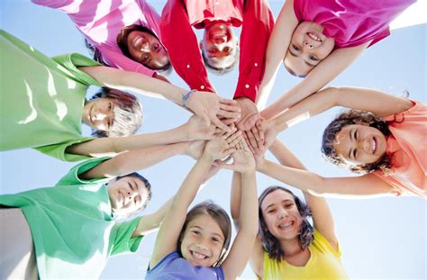 Подкрепа за над 75 000 деца и родители осигурява нов проект на МОН Образование Pariteni Bg