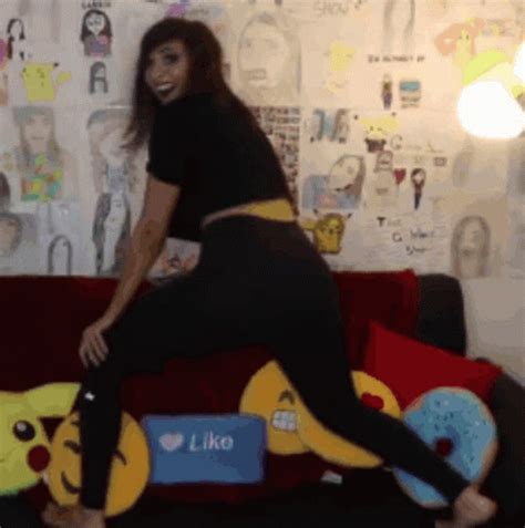 The Gabbie Show Twerk