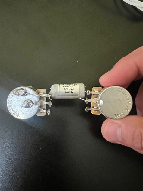 Cts Potentiometer 250k And Paper And Oil Capacitor Hobbies And Toys Music