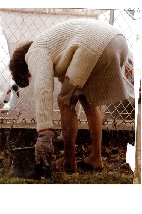 Jardinage En Jupe Et Robe Porn Pictures Xxx Photos Sex Images