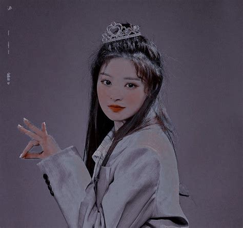 Pin By Kira Kim On Aaayiren Kpop Girls Nun Dress Girl