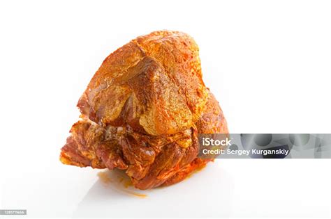 분리된 흰색 배경에 파프리카 다른 각도를 뿌린 돼지고기 고기 조각 소고기에 대한 스톡 사진 및 기타 이미지 소고기 소시지 0명 Istock