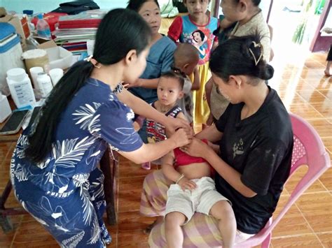 ရှမ်းရွာသစ်မြို့တွင် အသက် ၅ နှစ်အောက် ကလေးငယ်များအား ဗီတာမင်အေနှင့် သန်ချဆေးများတိုက်ကျွေး