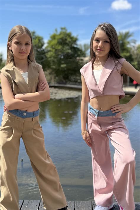 חליפות לבנות Flipper בגדי ילדים