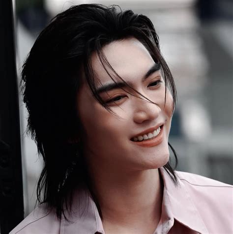 လႊမ္းမိုး မမ Song မမ Artist လႊမ္းမိုး Composer ေနမ်ိဳးေဆး Album ေငြရတုအေကာင္းဆံုးေတးမ