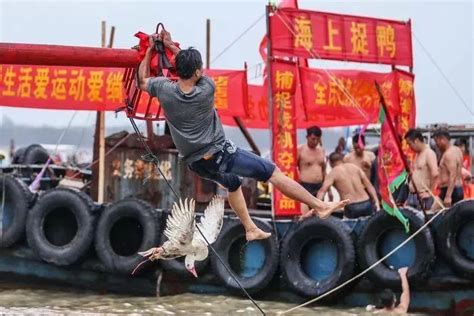 中国福见 6月的石獅，每年都會集齊令人期待的夏日美事，漫長的海岸線，蜿蜒出這座小城的不老風情。愜意涼爽的夏風，熱氣 Facebook