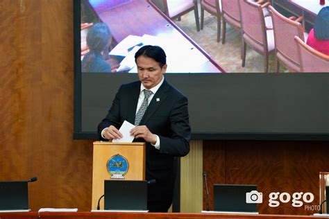 ФОТО Ерөнхий сайдад итгэл үзүүлэх тогтоолын төслийг УИХ аар хэлэлцэхийг дэмжлээ