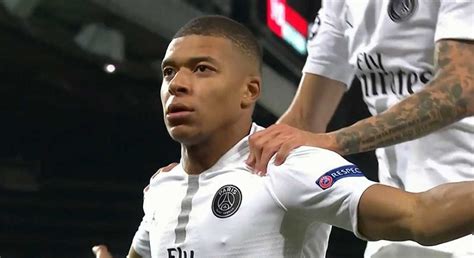 La Volée De Kylian Mbappé Face à Saint Etienne Vidéo Le Football