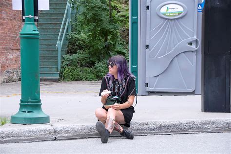 무료 이미지 도로 거리 도시의 봄 색깔 어린이 푸른 낙서 시즌 미술 캐나다 퀘벡 셔 브룩 Urbain