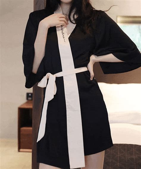 🔥오늘출발🔥[오픈특가] 실크 로브로 골프가운 에이블리