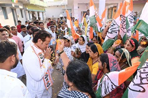 विकास उपाध्याय ने रायपुर ग्रामीण विधानसभा में किया रोड शो जगह जगह हुआ स्वागत