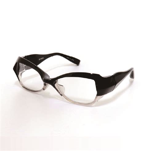 日本橋三越本店【vimos Eyewear】 個性豊かなメガネ・サングラスが集まるセレクトショップ