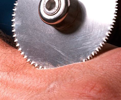 Why This Medical Saw Cant Cut Your Skin